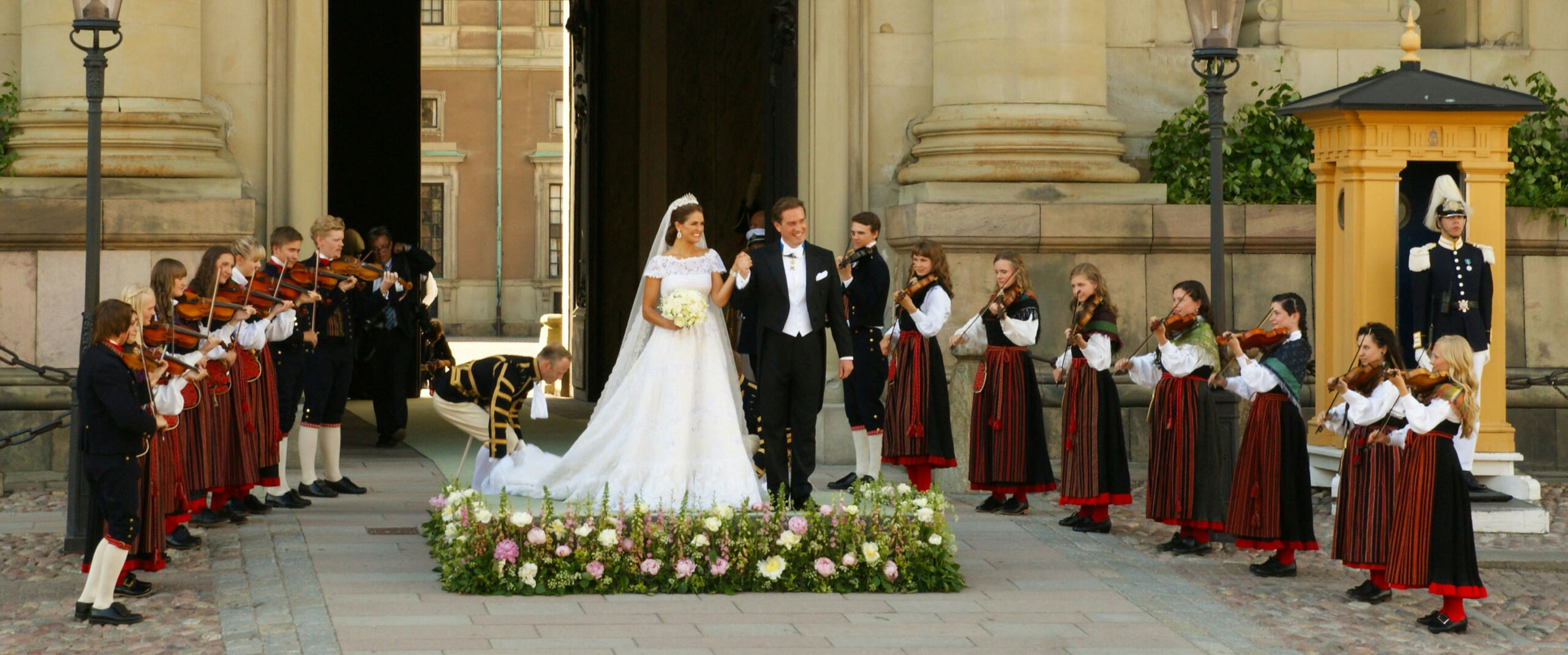 16 spelmän från Hälsinge Låtverkstad spelade på prinsessbröllop
